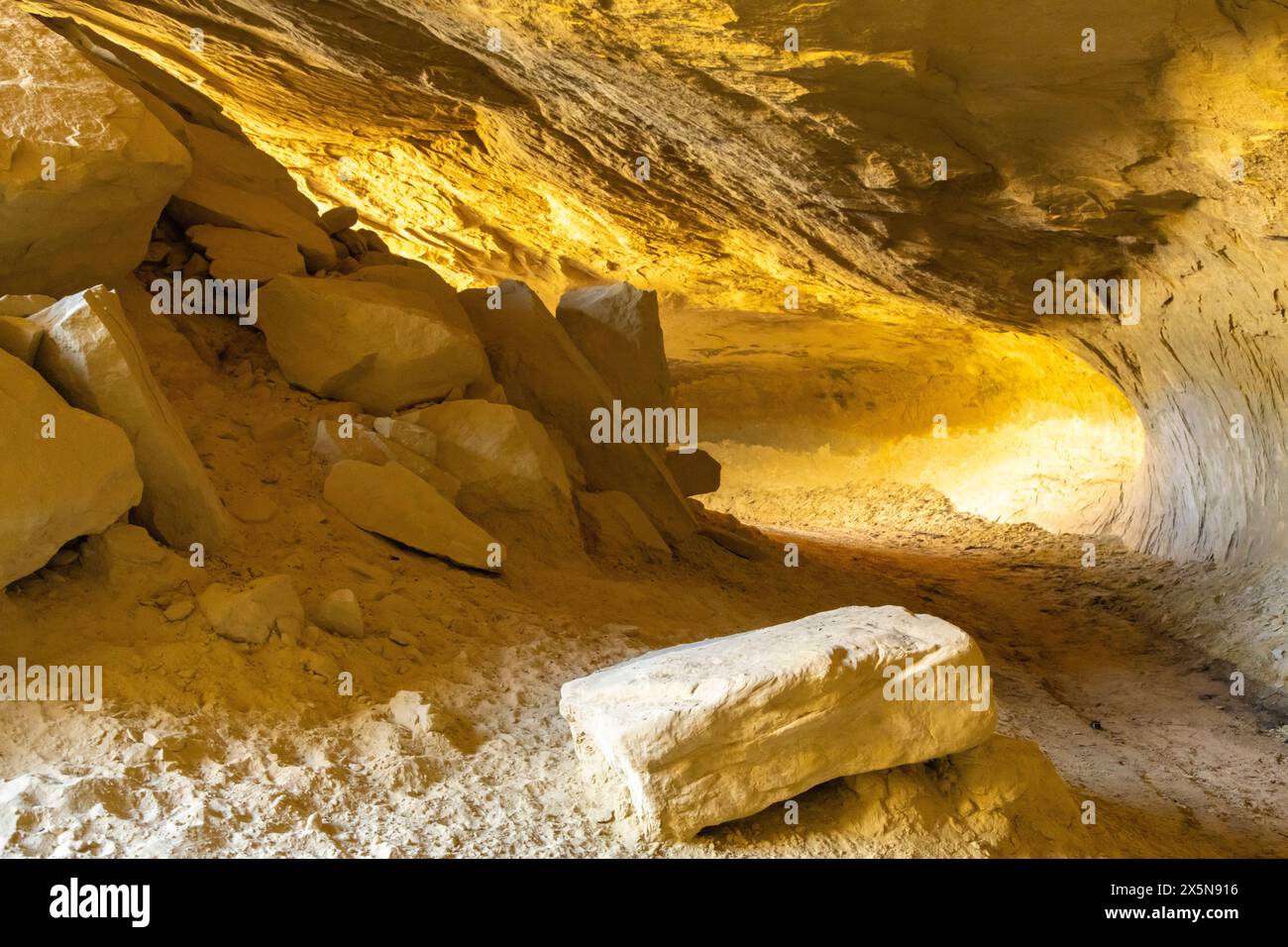 Covered wagon natural bridge hi-res stock photography and images - Alamy