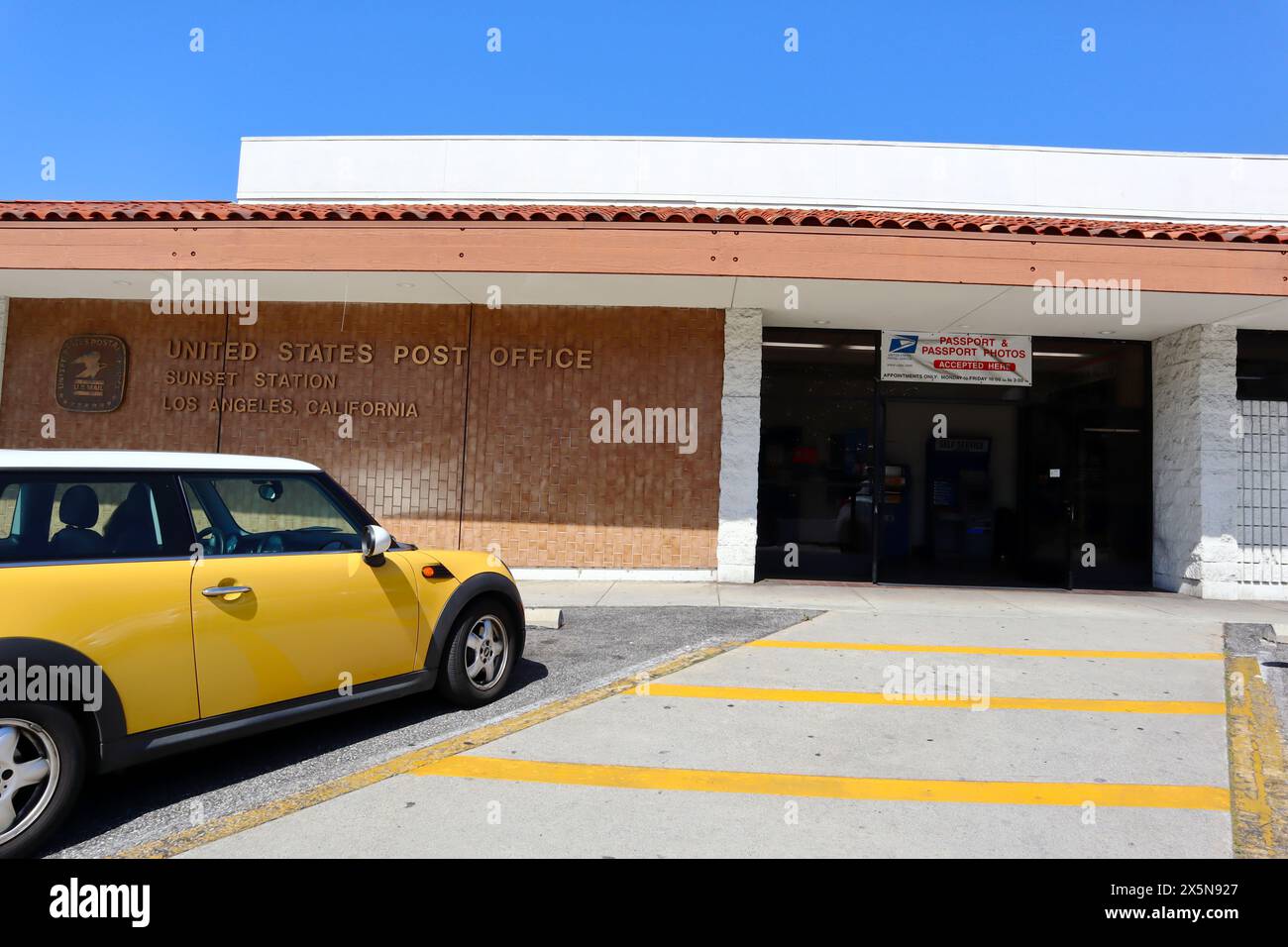 Los Angeles, California: USPS United States Post Office, Sunset Station ...