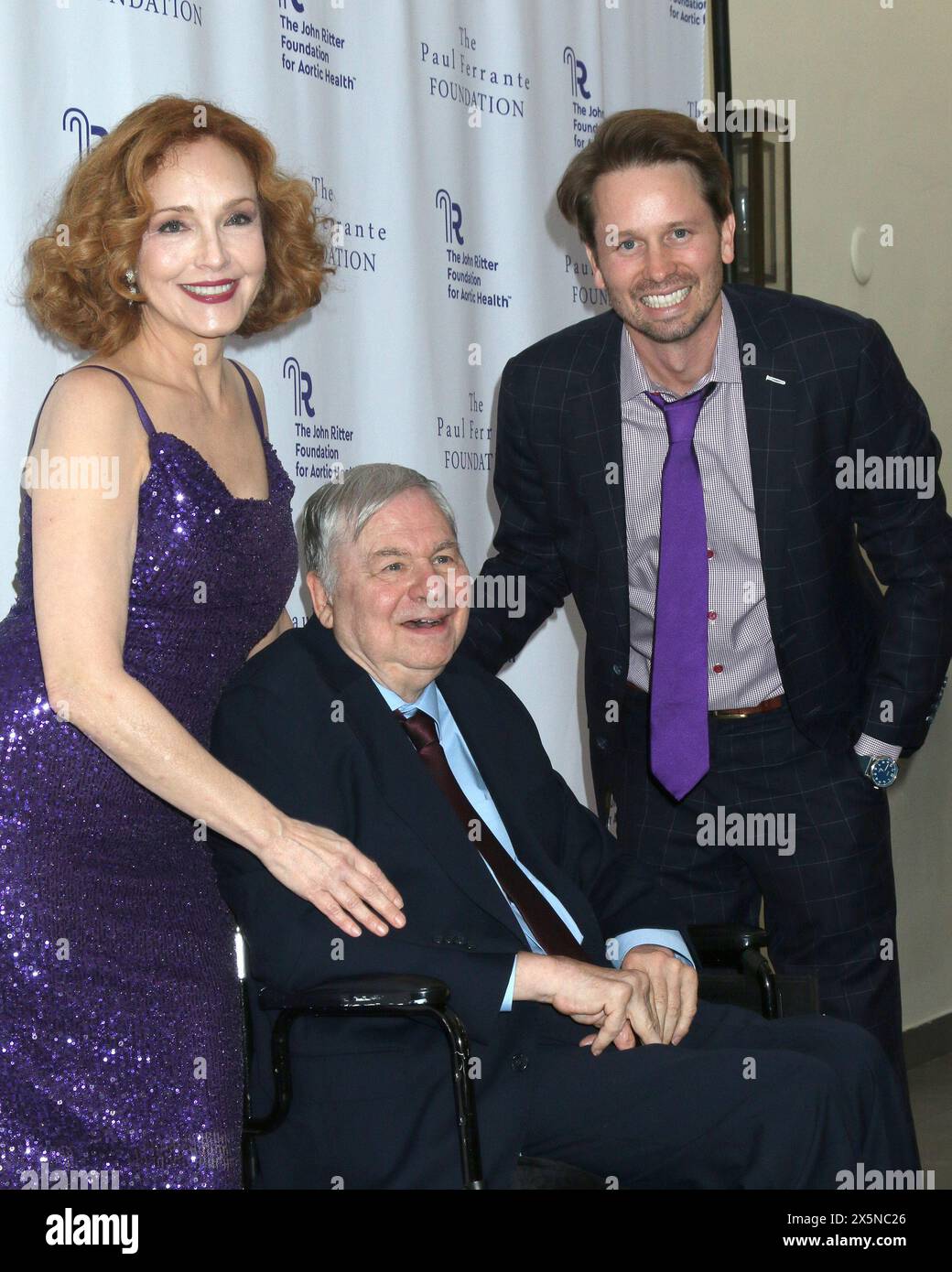 LOS ANGELES - MAY 9: Amy Yasbeck, Tom Ritter, Tyler Ritter at the John ...