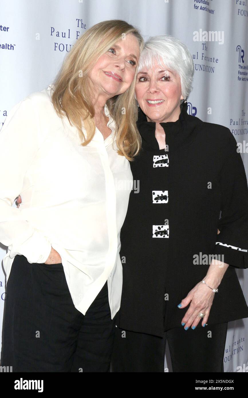 LOS ANGELES - MAY 9: Pricilla Barnes, Joyce DeWitt at the John Ritter ...