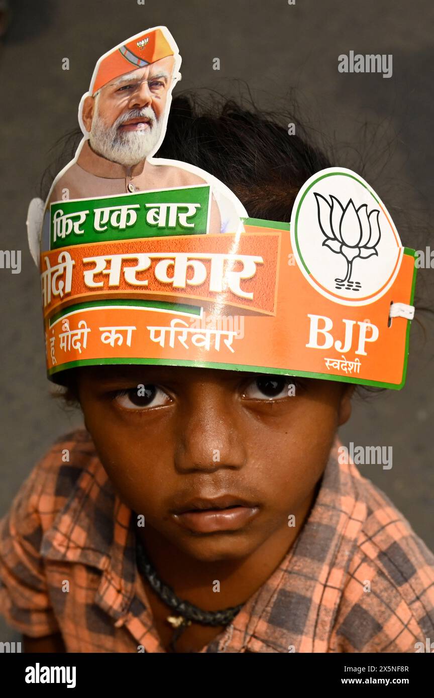 Kolkata, India. 10th May, 2024. KOLKATA, INDIA - MAY 10: A child ...