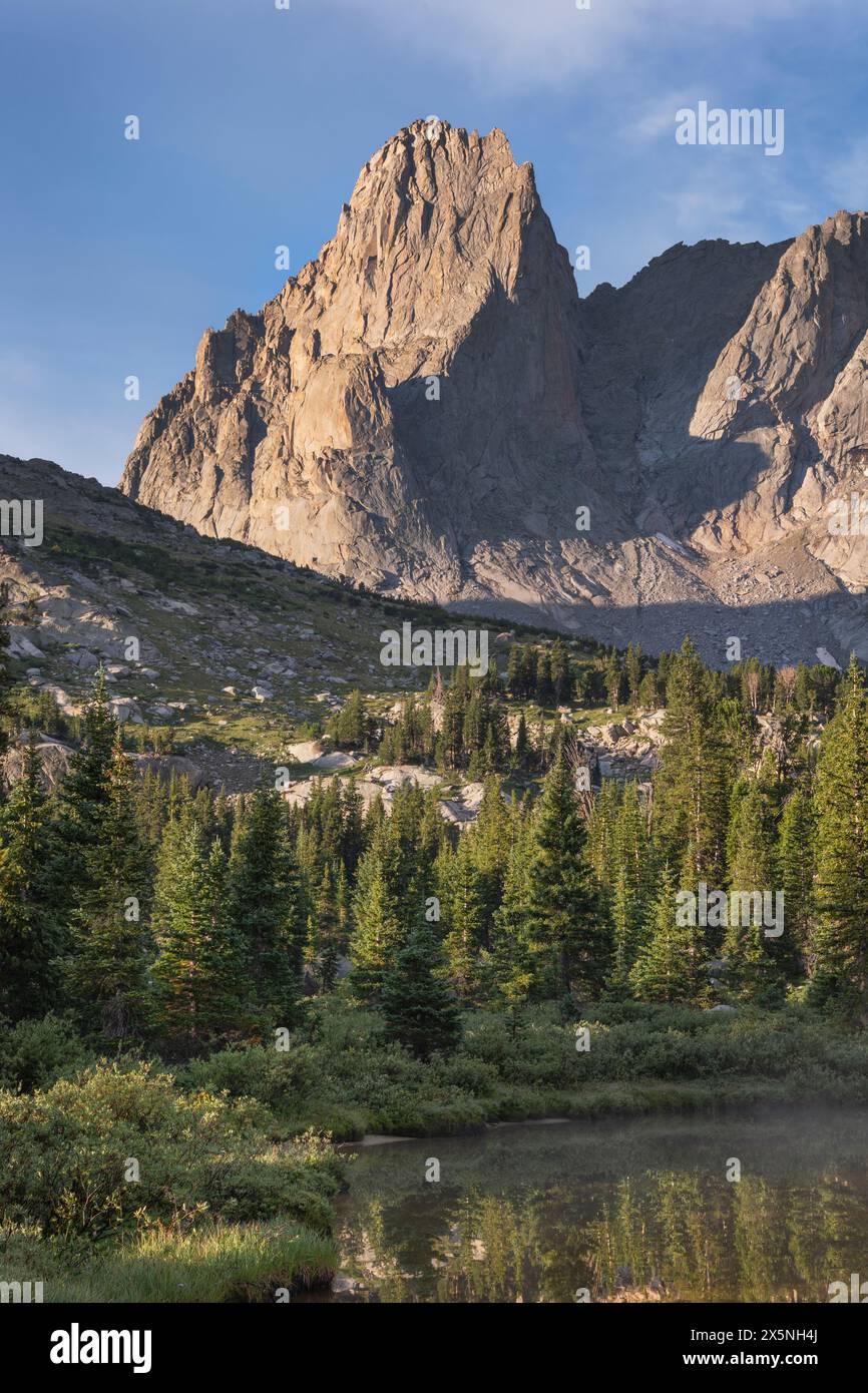 War Bonnet Peak Cirque of the Towers. Popo Agie Wilderness, Wind River ...