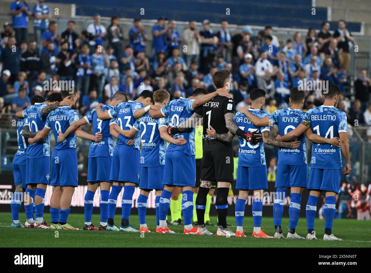 Como, Italy. 10th May, 2024. Team of Calcio Como before the Serie B BKT ...