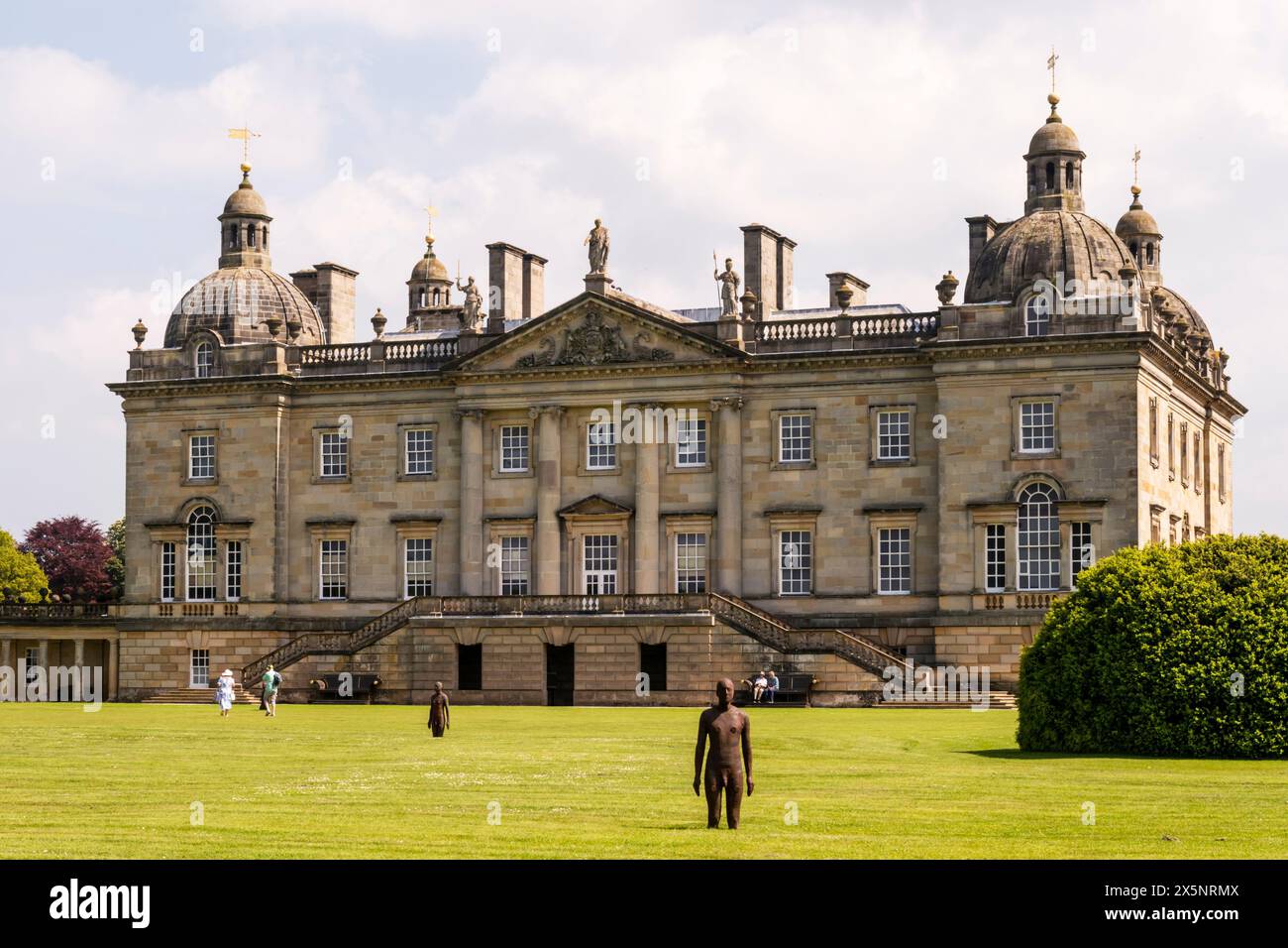 Part of the 100 figure Time Horizon installation by Antony Gormley at ...