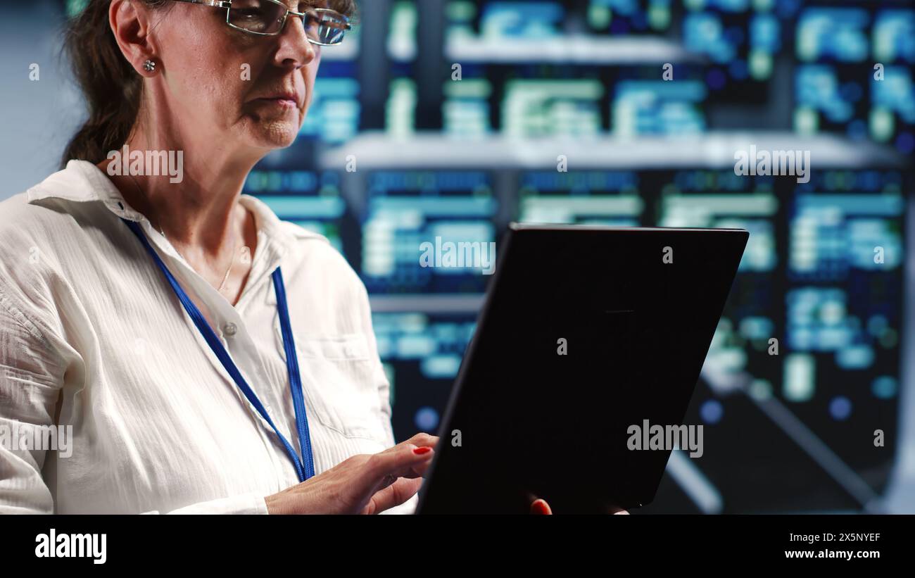 Senior system administrator hi-res stock photography and images - Alamy