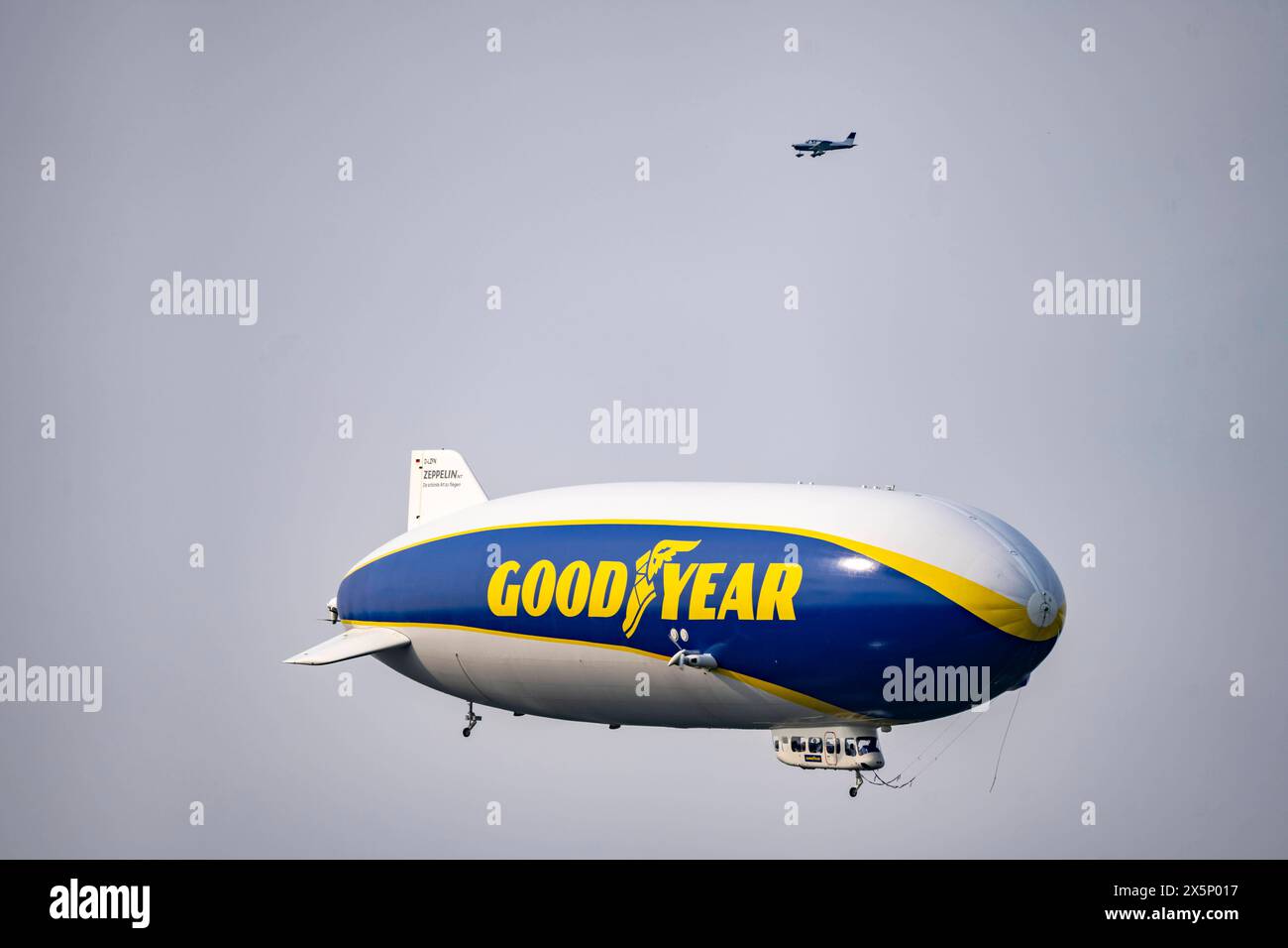 Der Zeppelin NT, neu auf dem Flughafen Essen/Mülheim stationiert ...