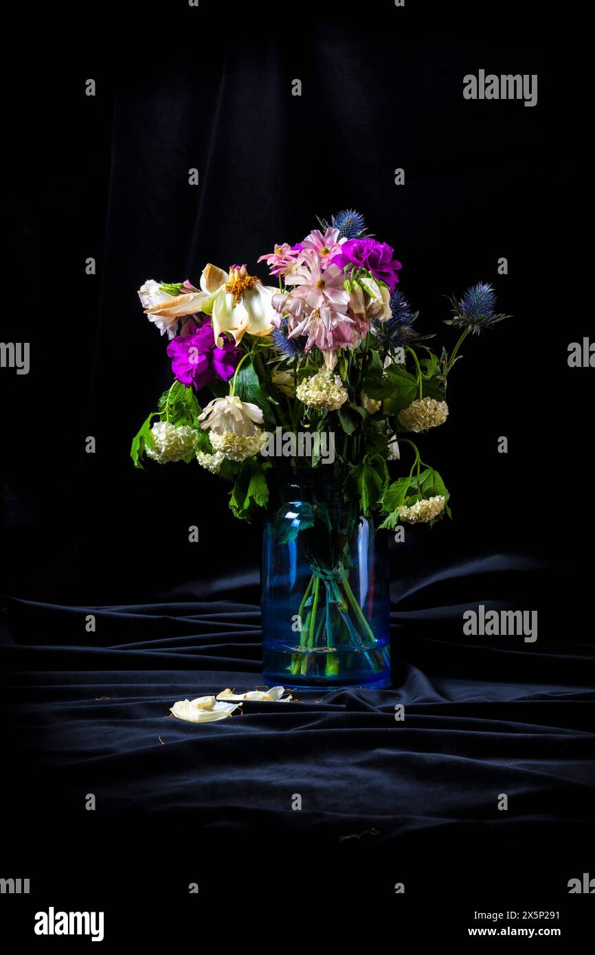 Wilted bouquet flowers placed hi-res stock photography and images - Alamy
