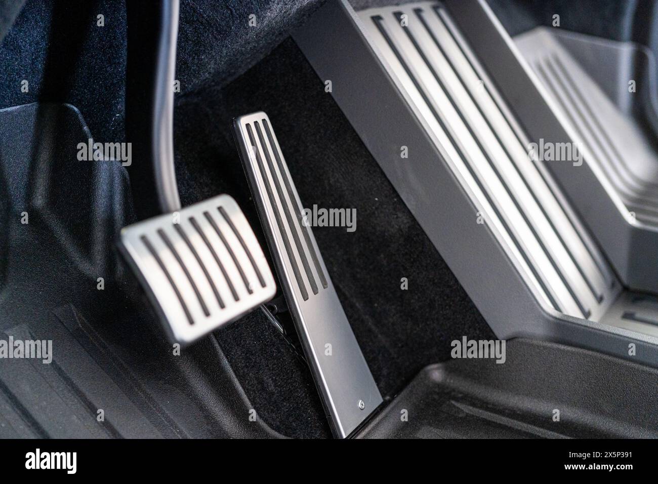 Cybertruck details hi-res stock photography and images - Alamy