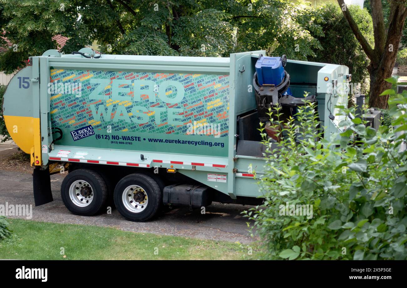 Eureka zero waste recycling truck dumping waste from container ...