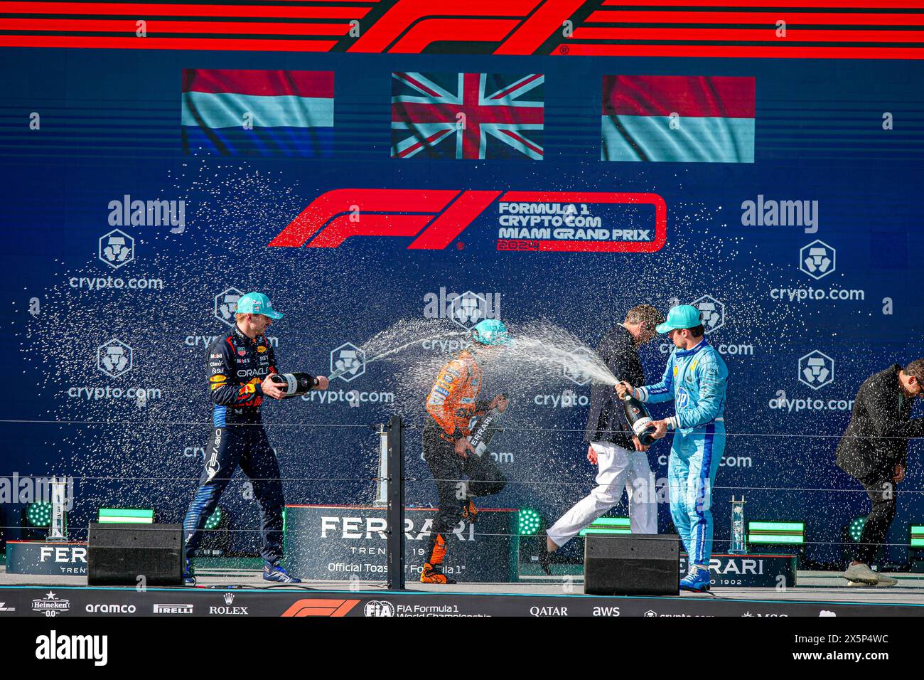 Podio Lando Norris (GBR) McLaren MCL38 - Mercedes Max Verstappen (NED ...