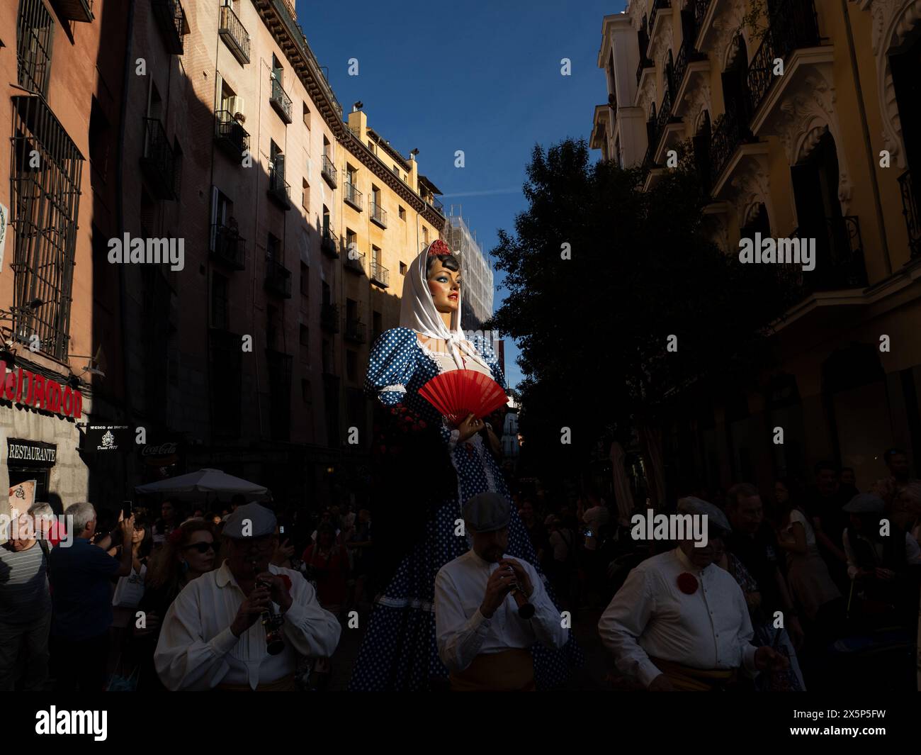 Madrid, Spain. 10th May, 2024. The processional giant 'La Chulapa' lit ...