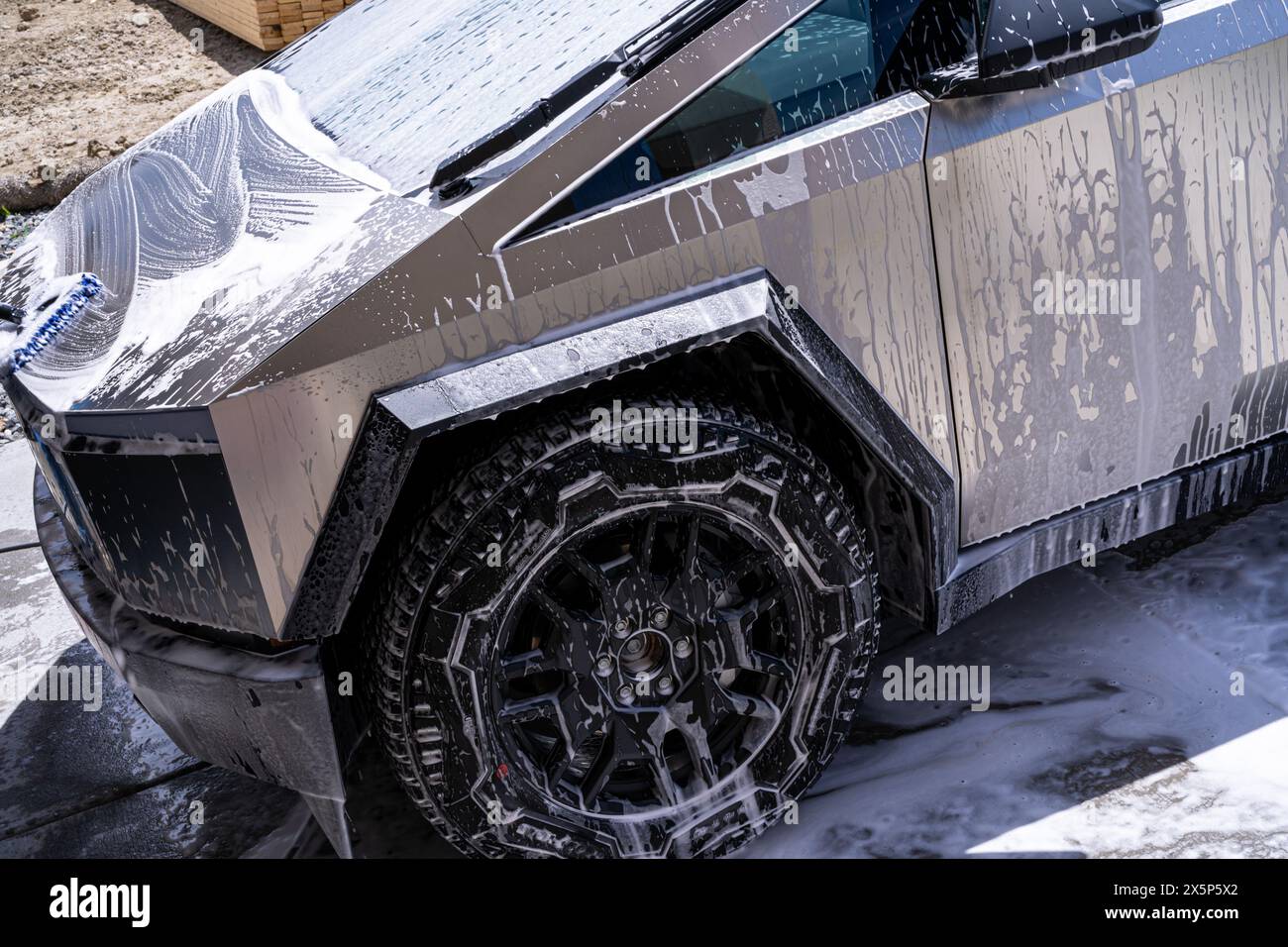 Washing a Tesla Cybertruck at a Car Wash Stock Photo - Alamy