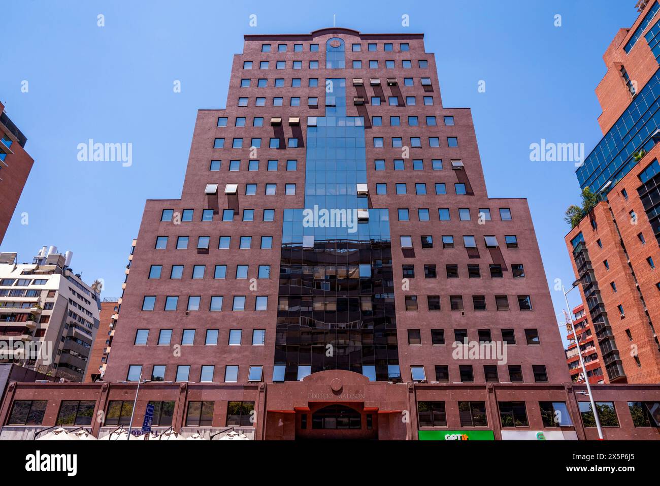 Edificio Madison (The Madison Building), Las Condes, Santiago, Chile Stock Photo - Alamy