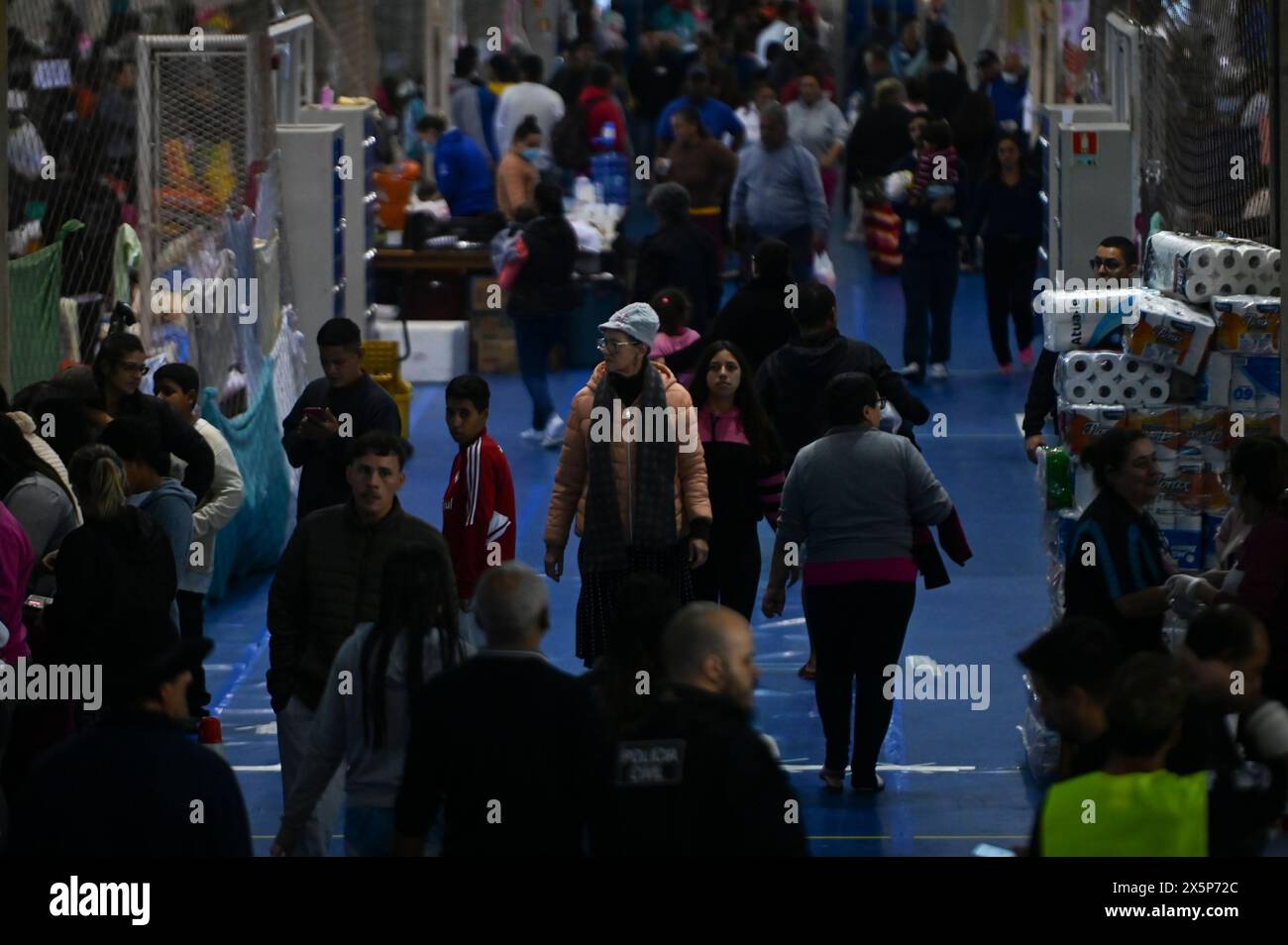 Canoas, Brazil. 10th May, 2024. Photo, families in the ULBRA university ...