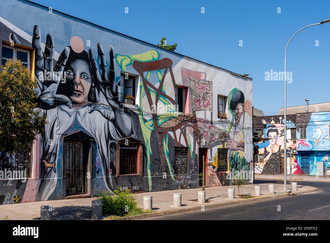 Public street art colorful hi-res stock photography and images - Alamy