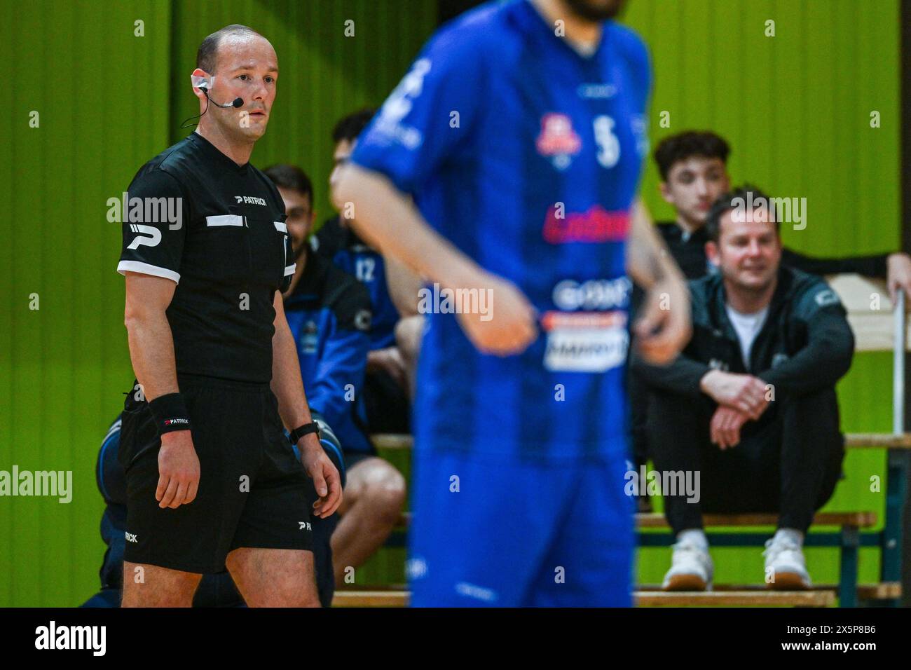 Charleroi, Belgium. 10th May, 2024. referee Juan Boelen pictured during ...