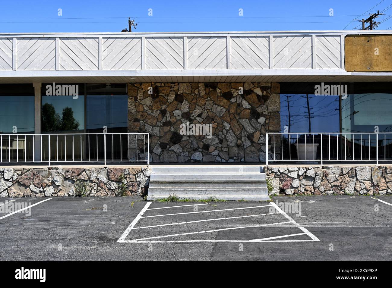 FULLERTON, CALIFORNIA - 28 APR 2024: A closed strip mall on Harbor ...