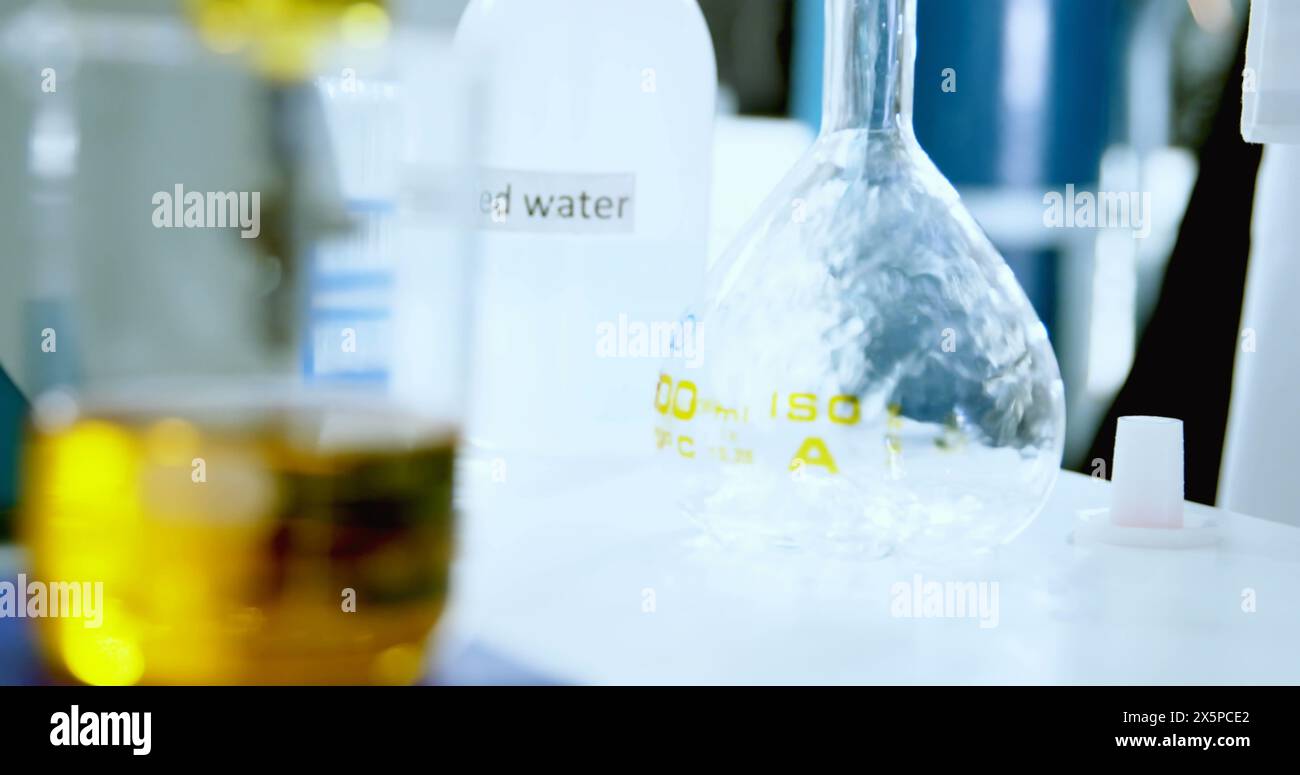 Car research icon animation hi-res stock photography and images - Alamy