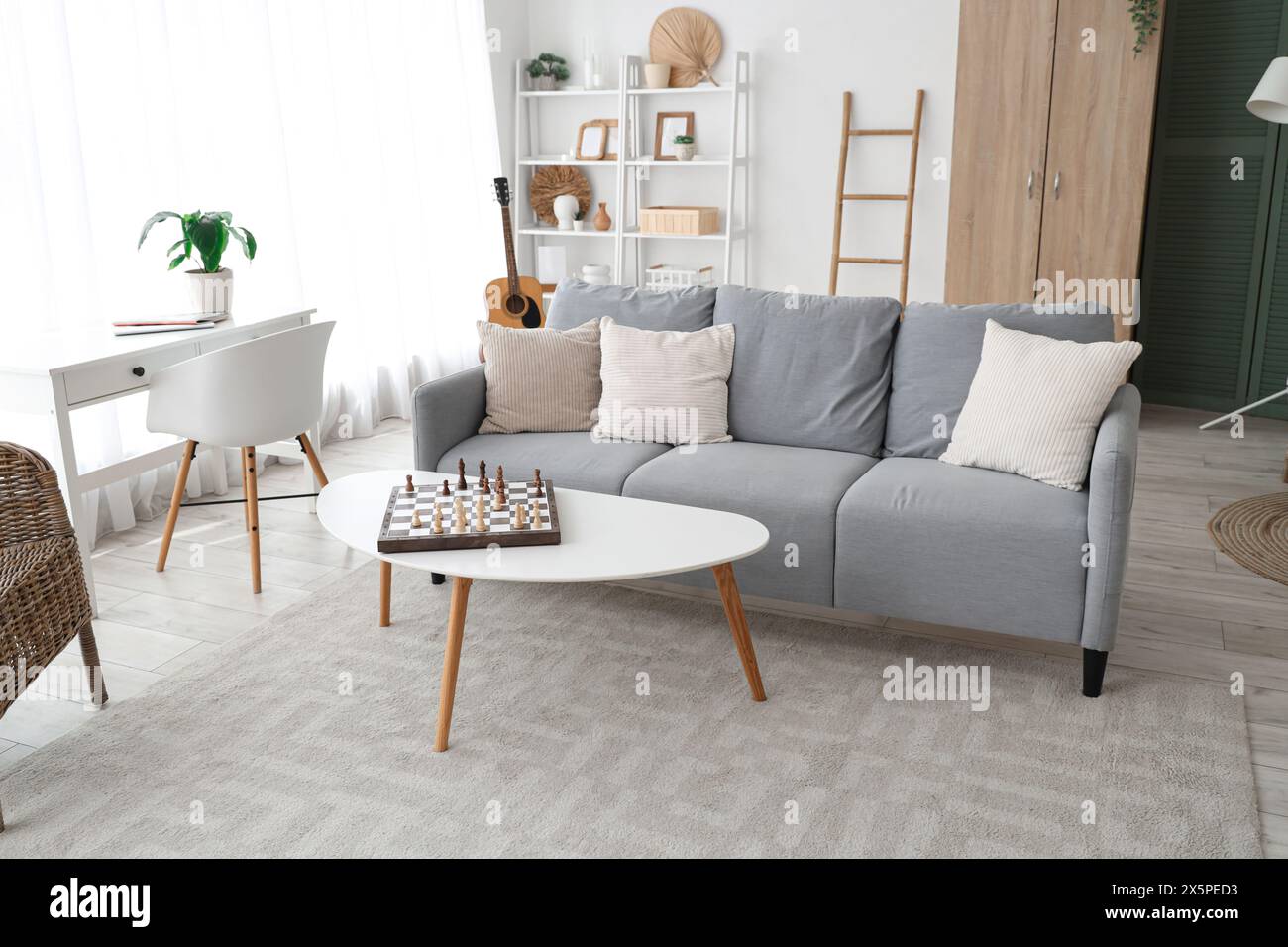 Chess board on coffee table hi-res stock photography and images - Alamy