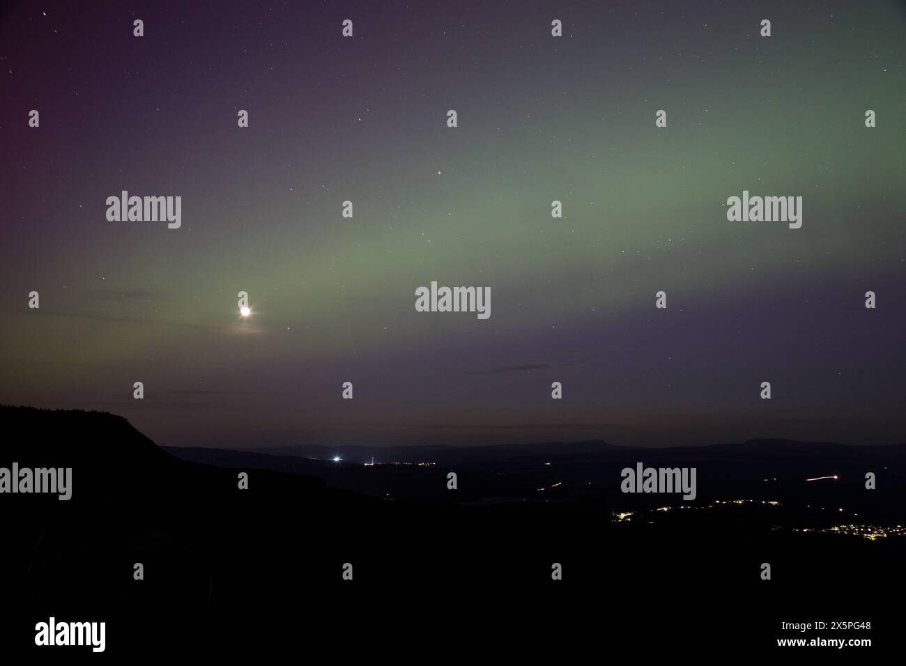 Rhigos Viewpoint, South Wales, UK. 10 May 2024. The Northern Lights ...