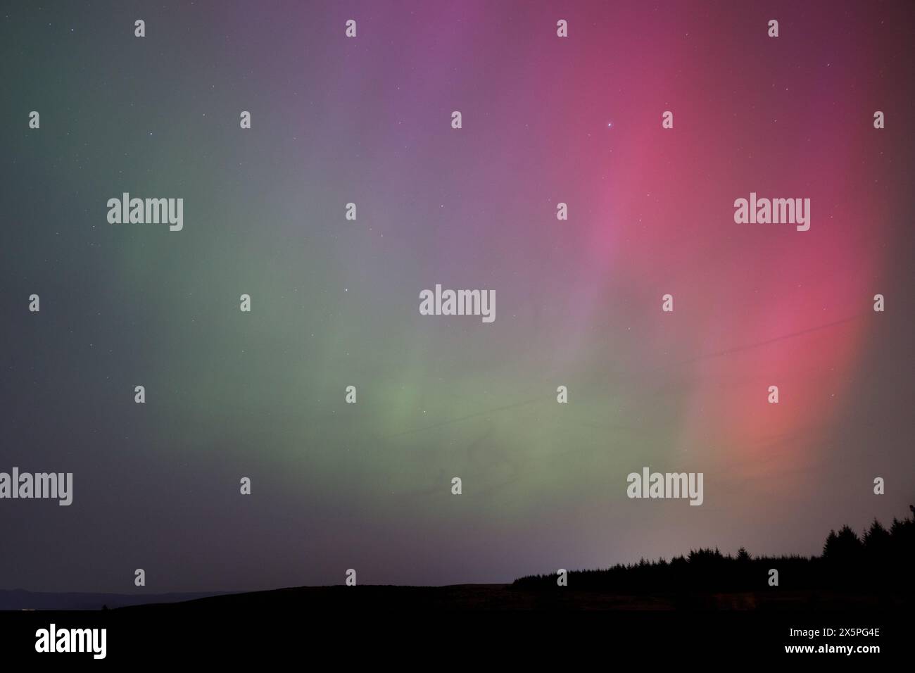 Rhigos Viewpoint, South Wales, UK. 10 May 2024. The Northern Lights ...