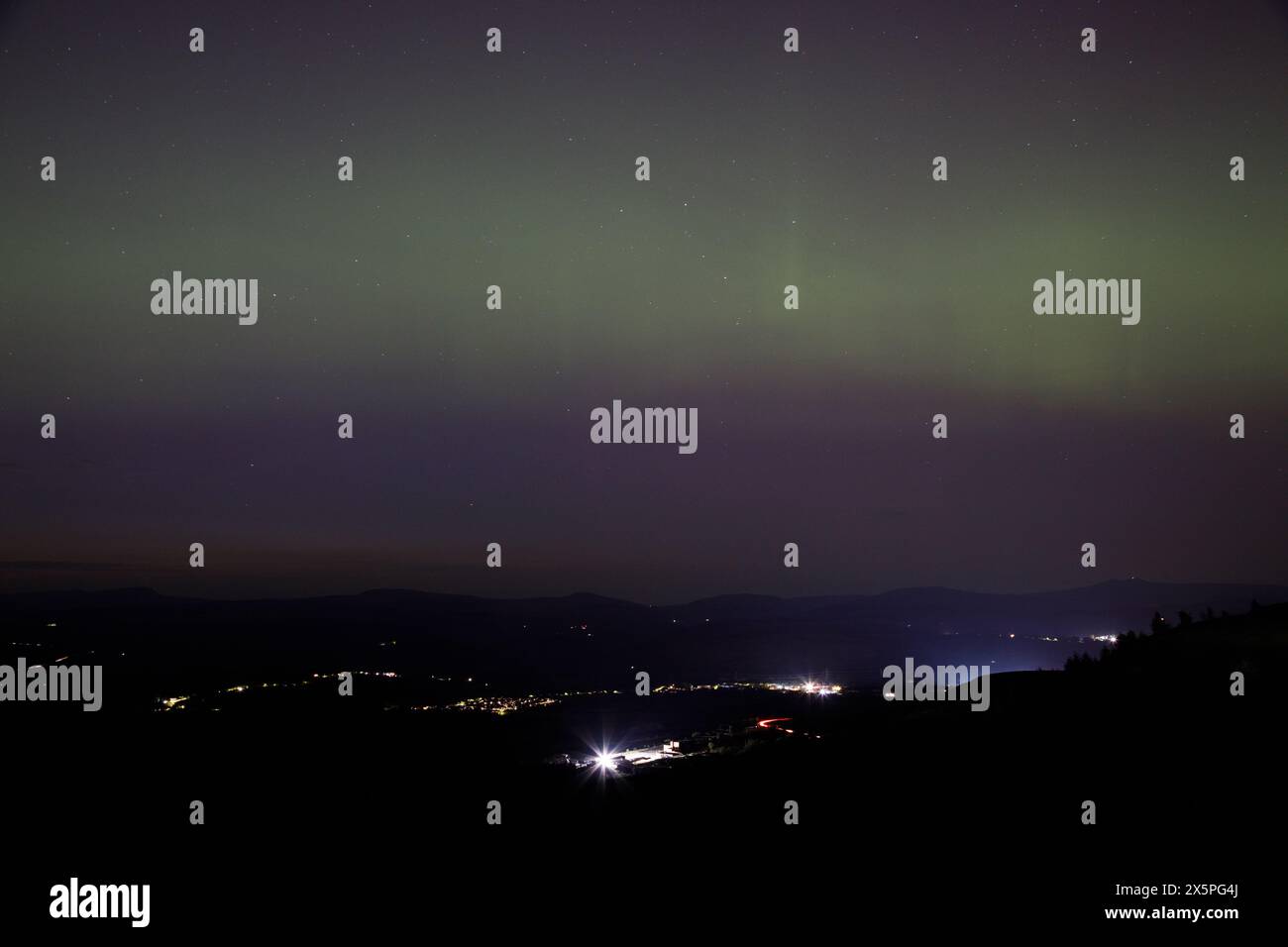 Rhigos Viewpoint, South Wales, UK. 10 May 2024. The Northern Lights ...