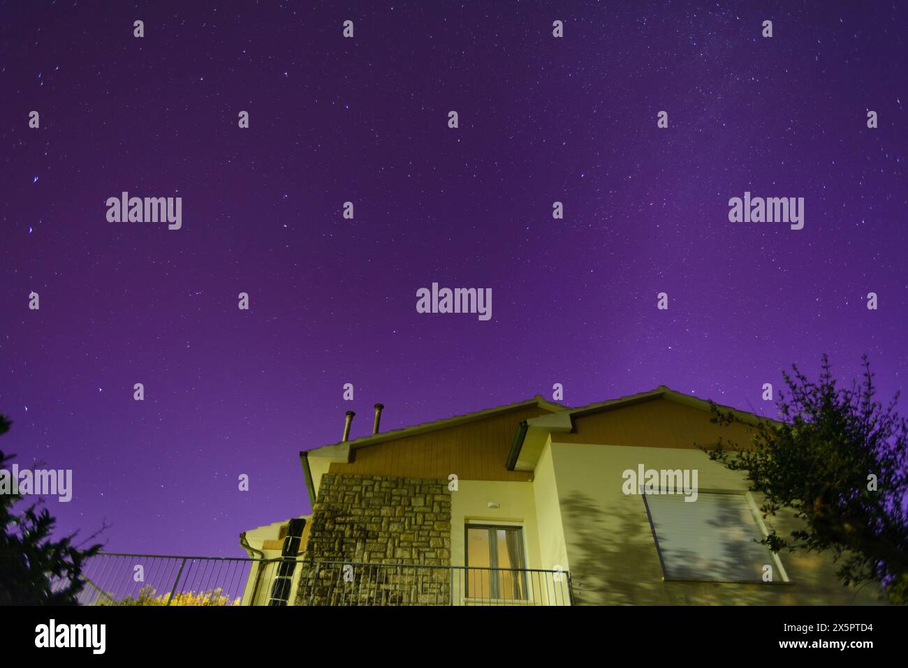 The Northern Lights visible when observing the sky in Tuscany. Red ...