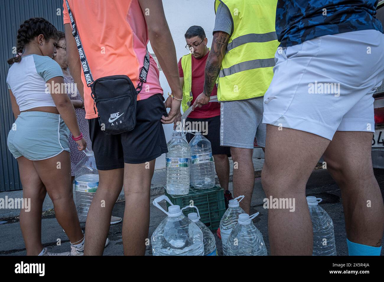 Drought, distribution of drinking water by tanker truck to the citizens ...