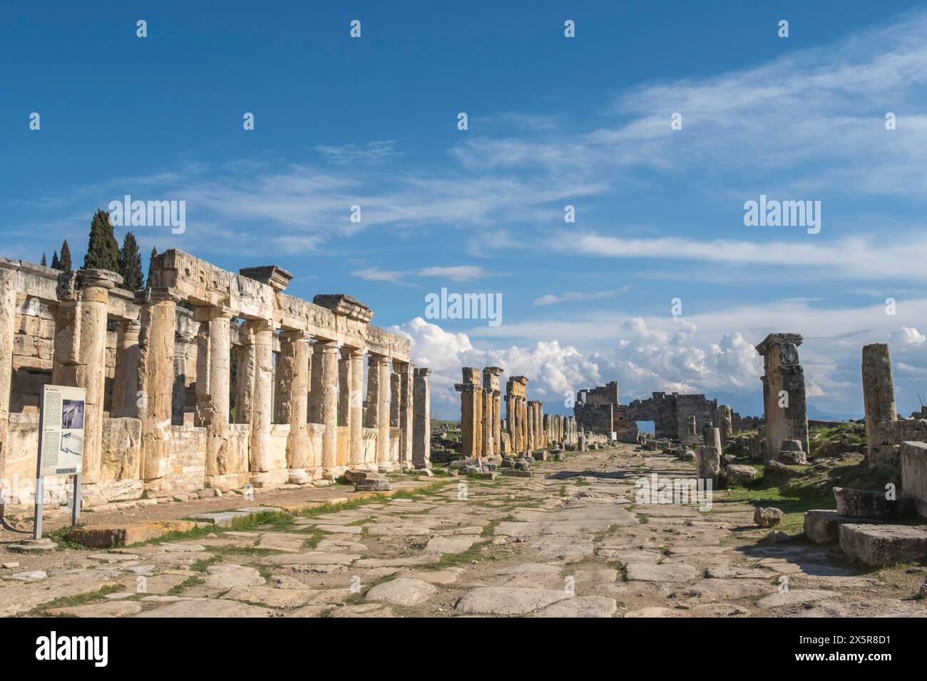 Columnet Street, Ancient Roman Necropolis Ruins, Hierapolis, Pamukkale ...