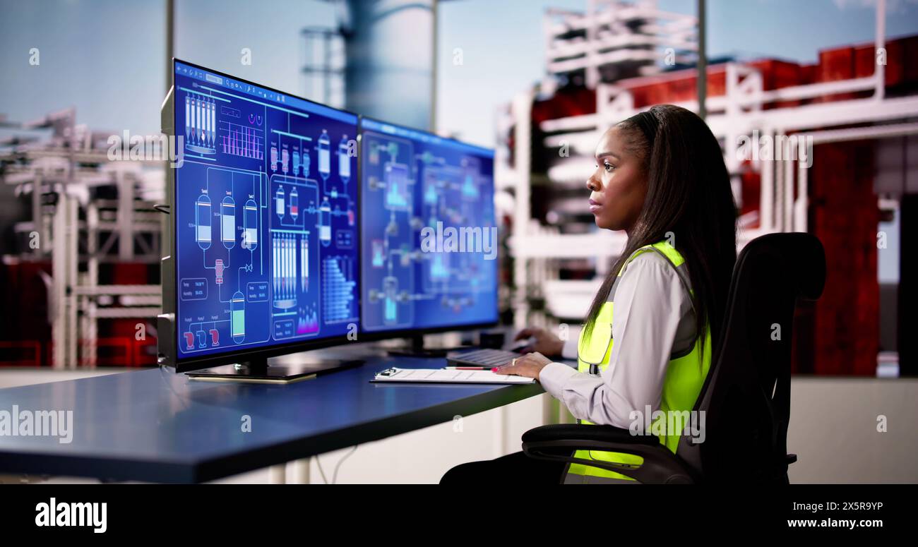 Industrial IOT Automation System. Engineer Using Desktop Computer Stock ...