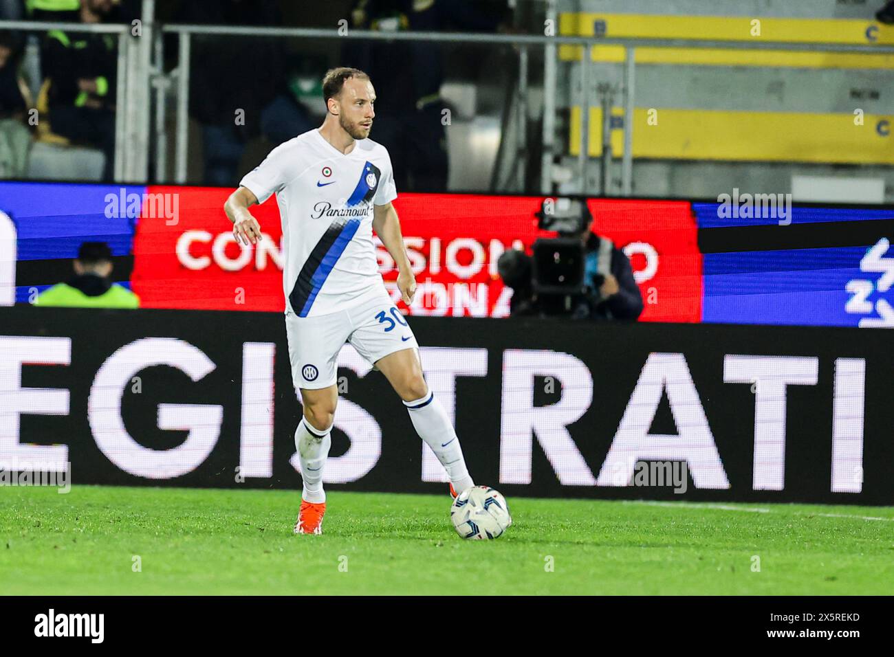 Inter’s Brazilian defender Carlos Augusto controls the ball during the ...