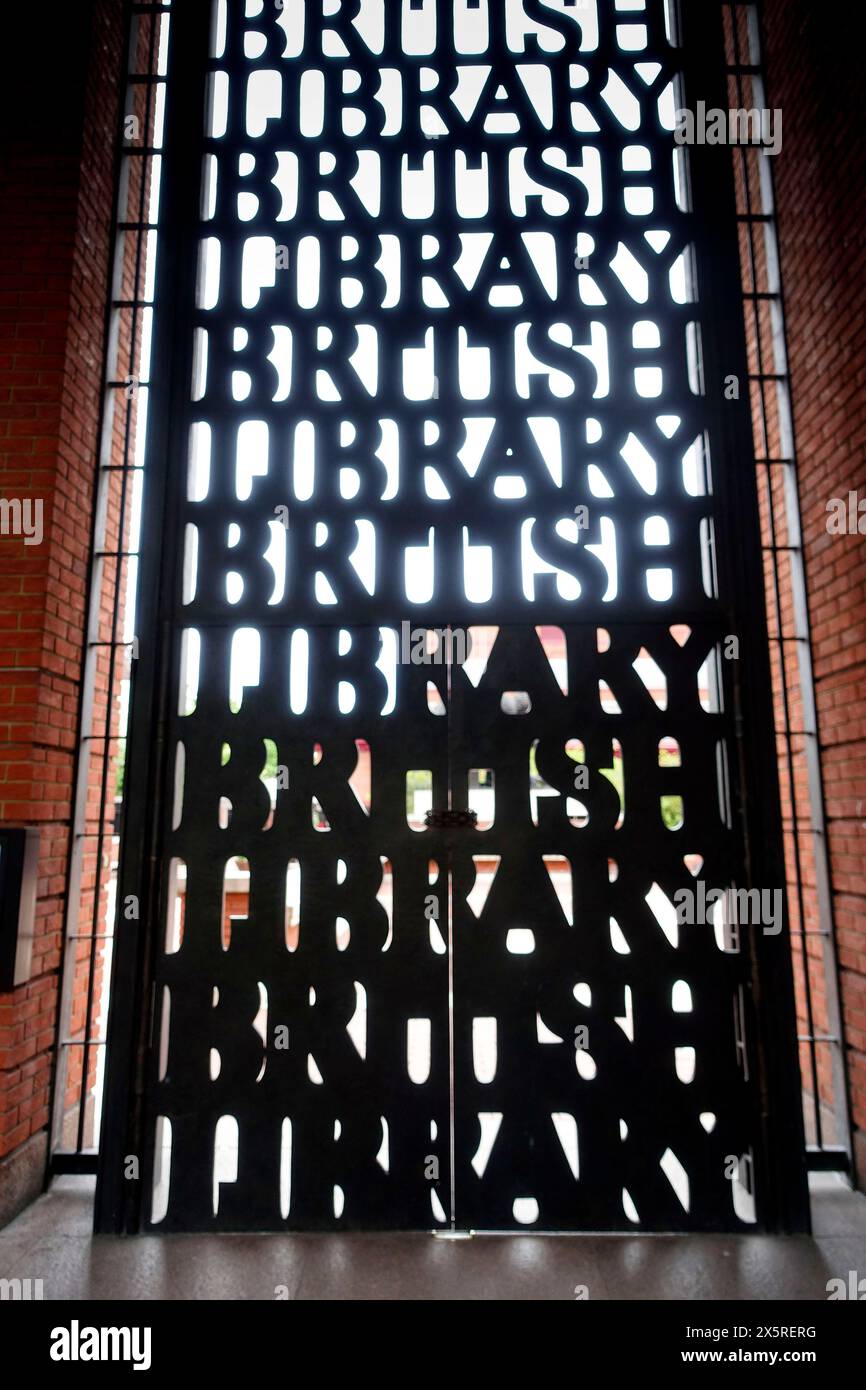 British Library Euston Road, London Stock Photo - Alamy