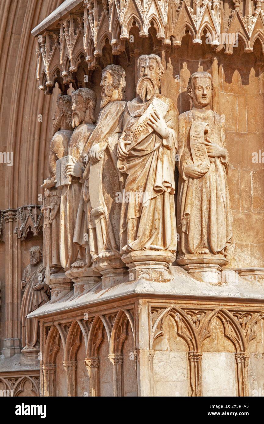 Exterior statues of the apostles and prophets in Tarragona Cathedral ...