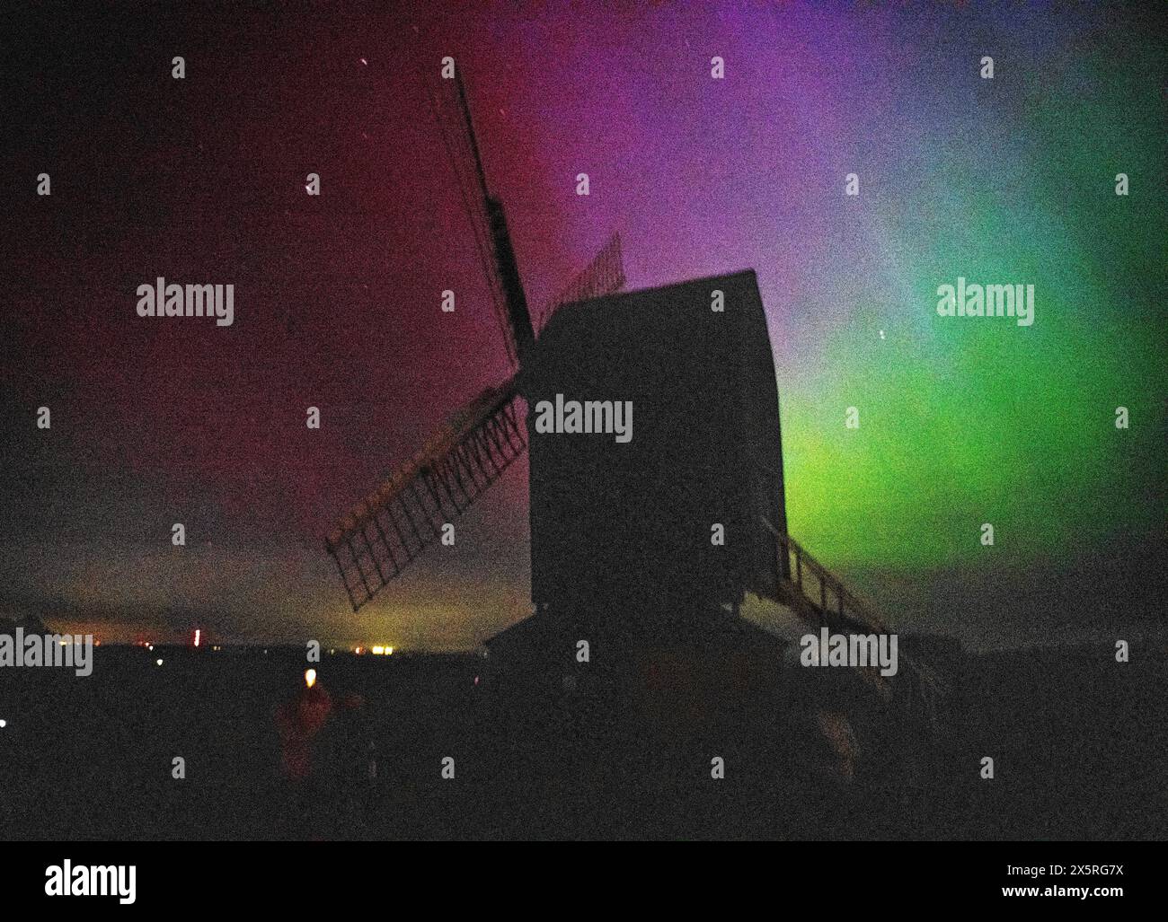 Solar storm lights up the buckinghamshire sky with the Northern Lights ...