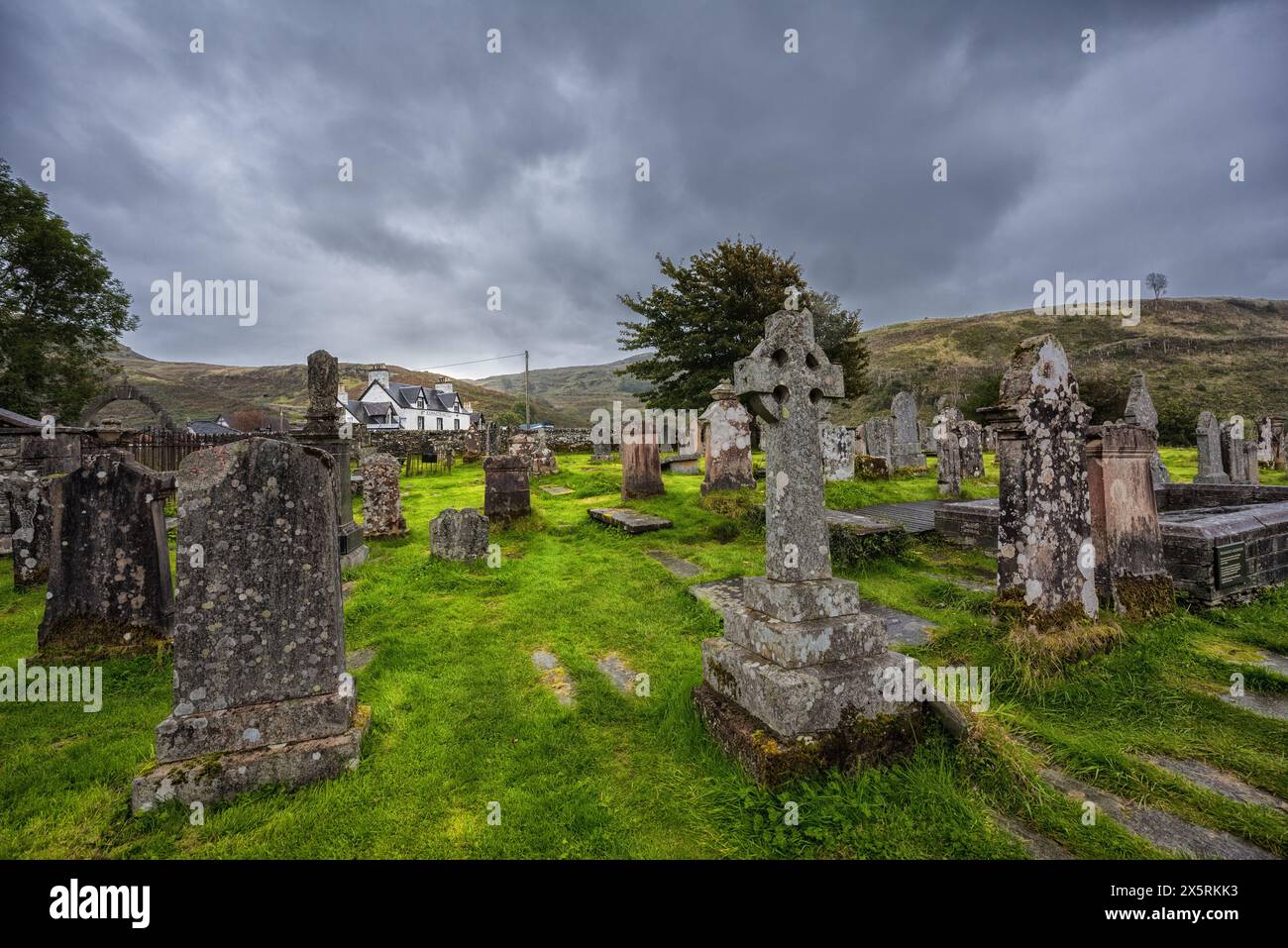 Gravestones tombstones headstones hi-res stock photography and images ...