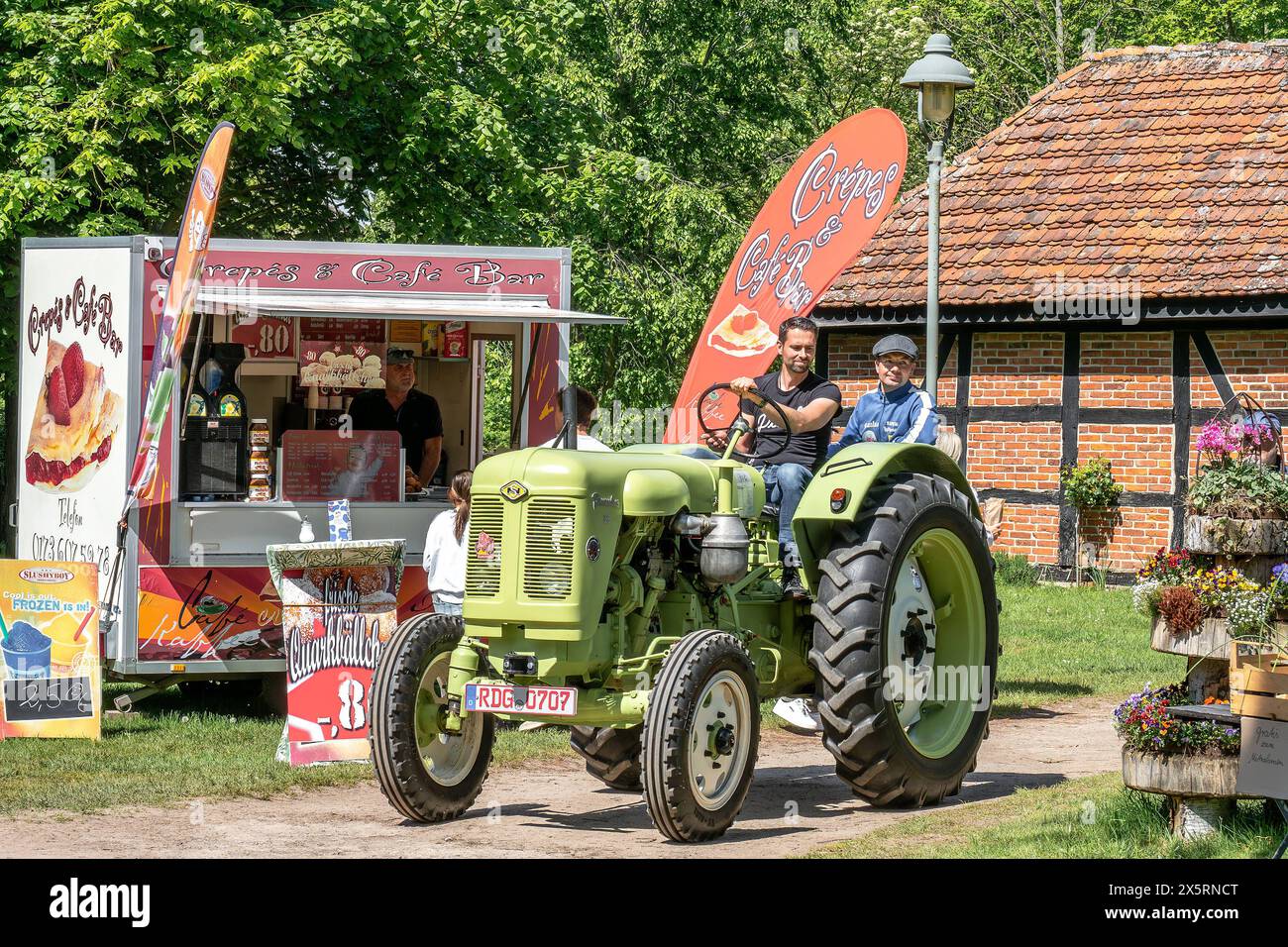 Oldtimer Traktor FAMULUS 36 - 09.05.2024: Symbolbild: Oldtimer ...