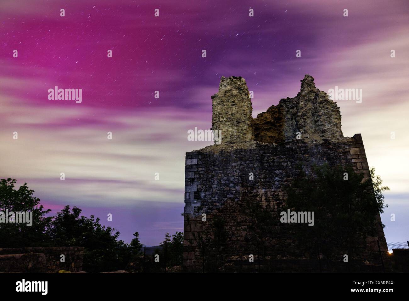 Smlednik, Slovenia. 11th May, 2024. Northern lights light up the skies ...