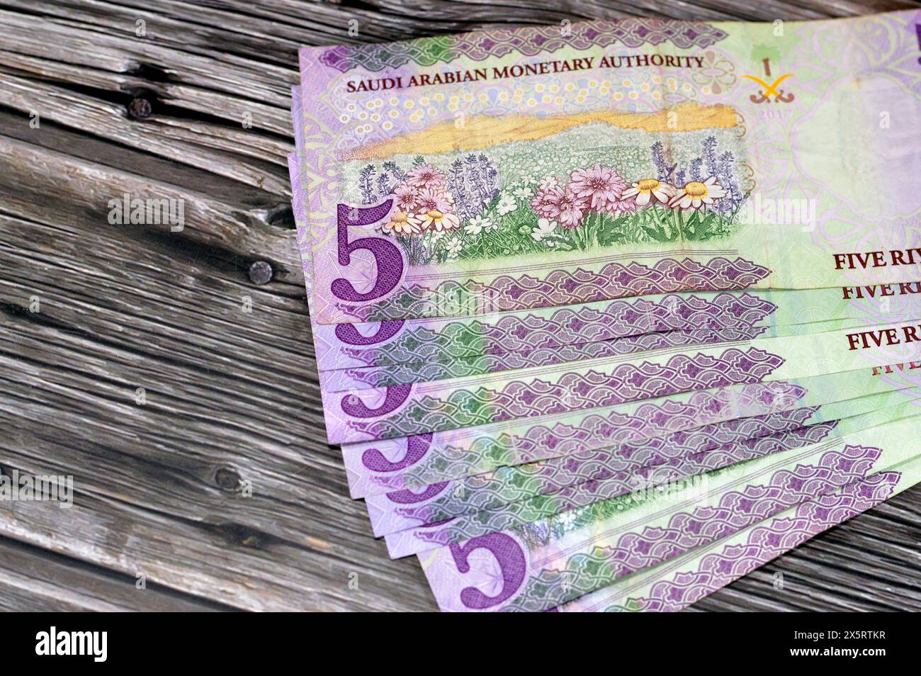 5 SAR five Saudi Arabia riyals cash money banknote bill series 1441 AH ...