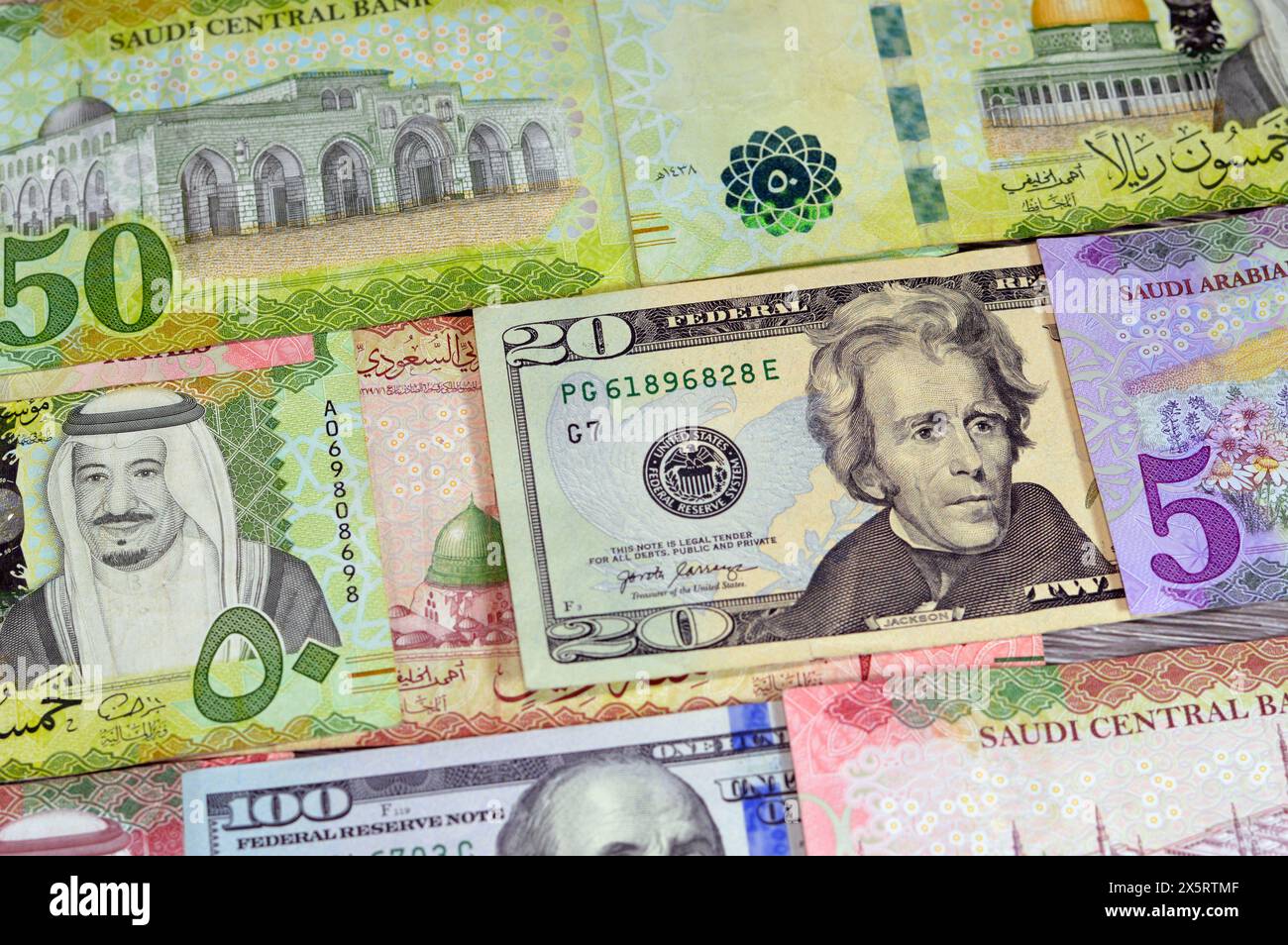 Saudi riyal bills hi-res stock photography and images - Alamy