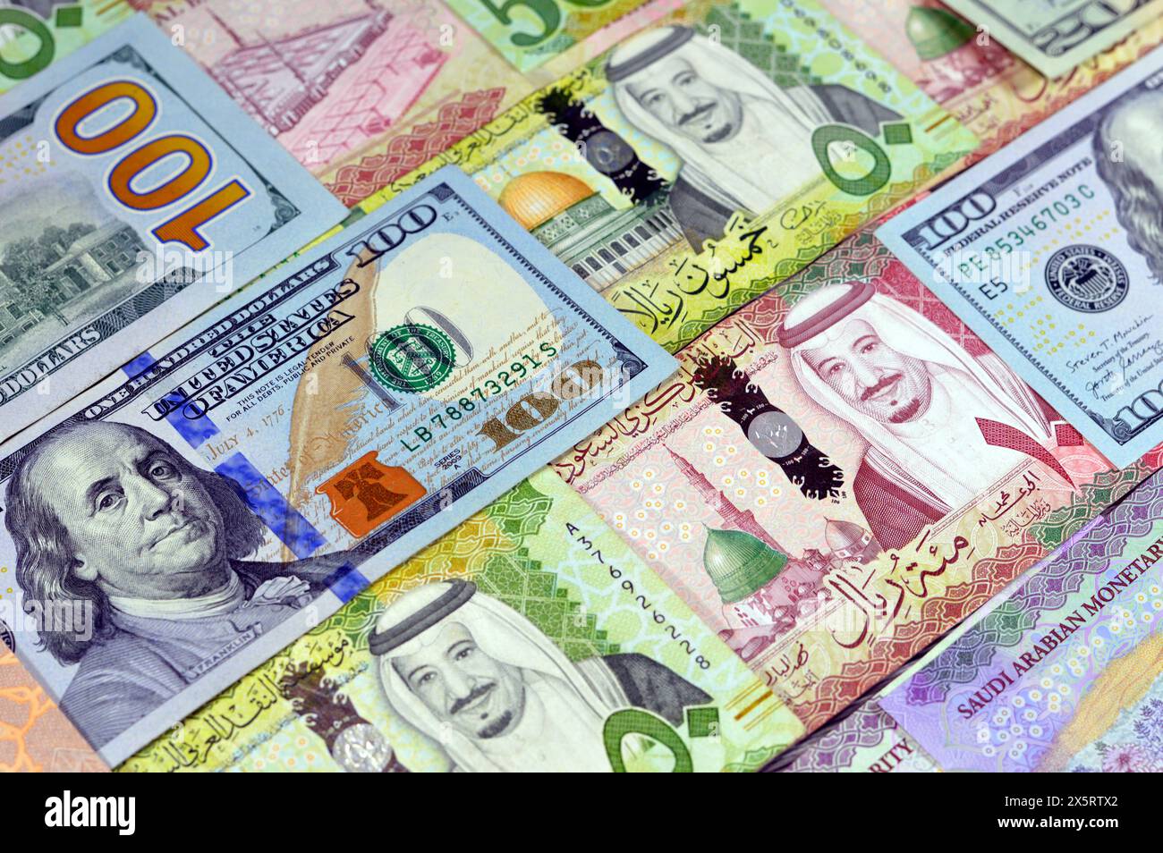Saudi riyal bills hi-res stock photography and images - Alamy