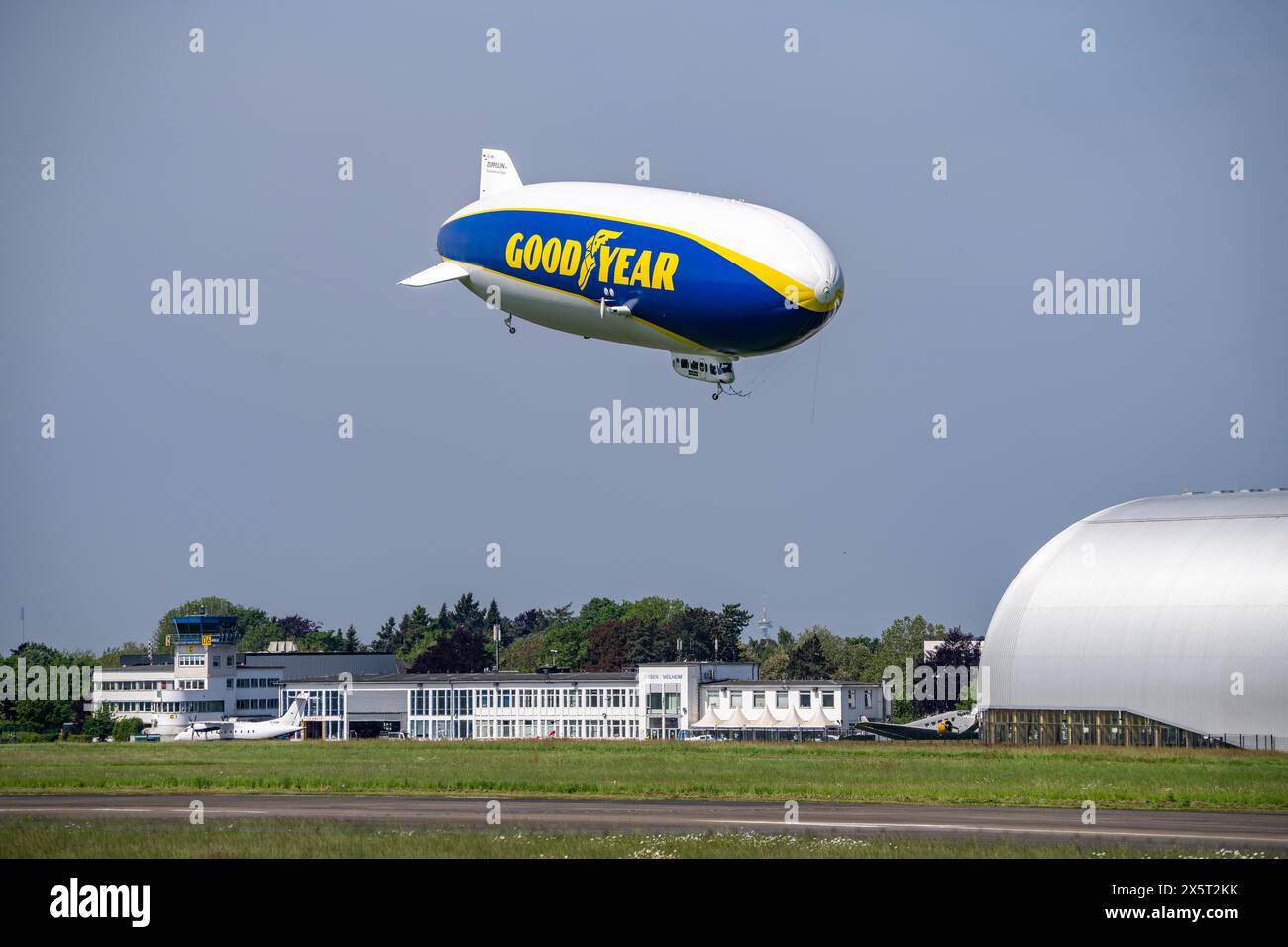 The Zeppelin NT, newly stationed at Essen/Mülheim Airport, undertakes ...