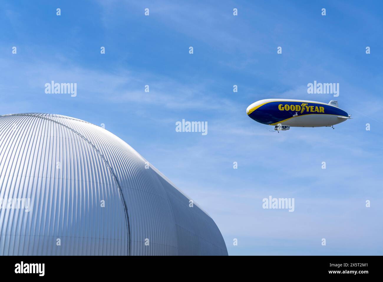 The Zeppelin NT, newly stationed at Essen/Mülheim Airport, undertakes ...