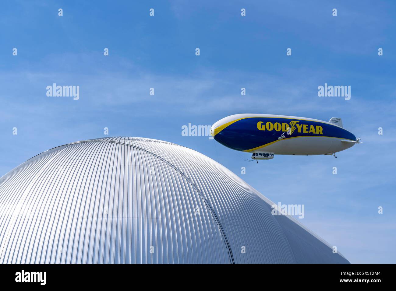 The Zeppelin NT, newly stationed at Essen/Mülheim Airport, undertakes ...