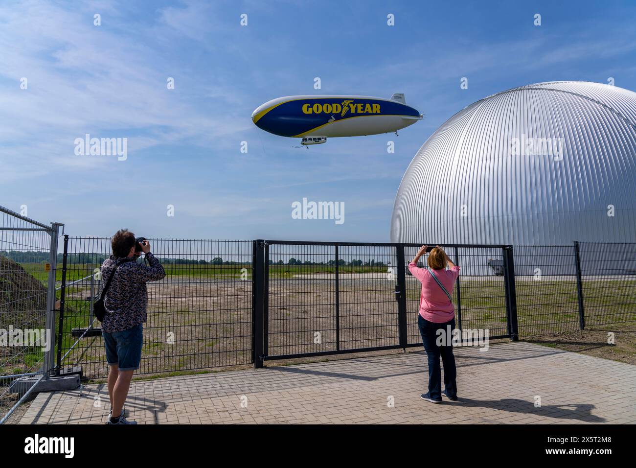 The Zeppelin NT, newly stationed at Essen/Mülheim Airport, undertakes ...