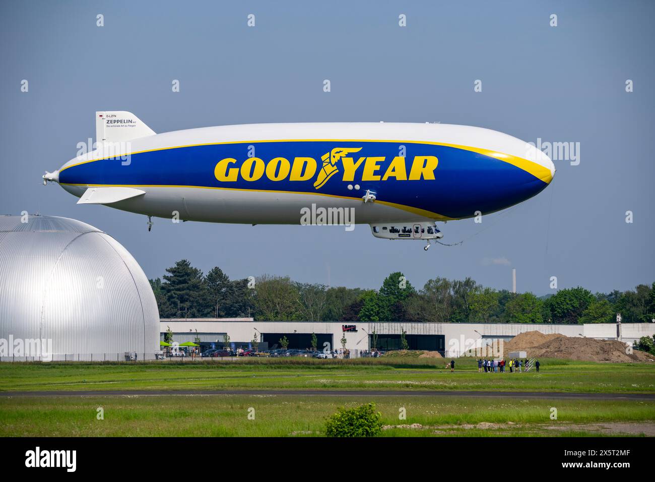 The Zeppelin NT, newly stationed at Essen/Mülheim Airport, undertakes ...