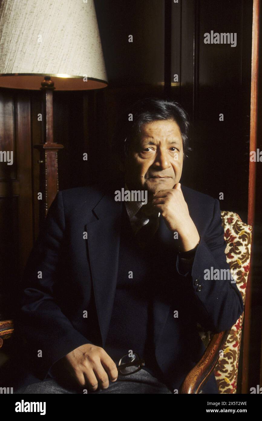 Vidiadhar Surajprasad (VS ou V S) NAIPAUL - Date : 19910501 ©John Foley ...