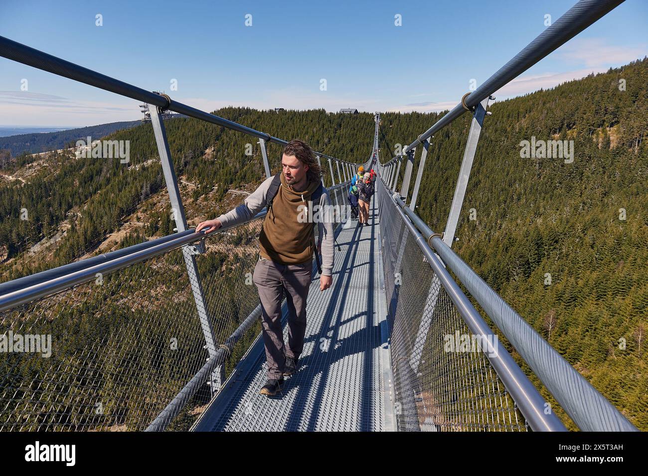 Skywalk cross bridge hi-res stock photography and images - Alamy