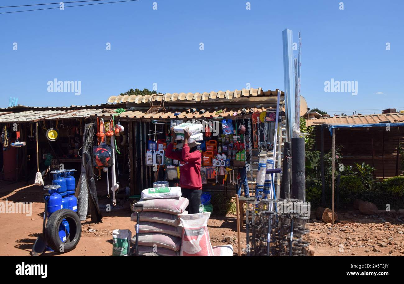 Zimbabwe, 1st May 2024. A market in rural Zimbabwe. Credit: Vuk Valcic ...