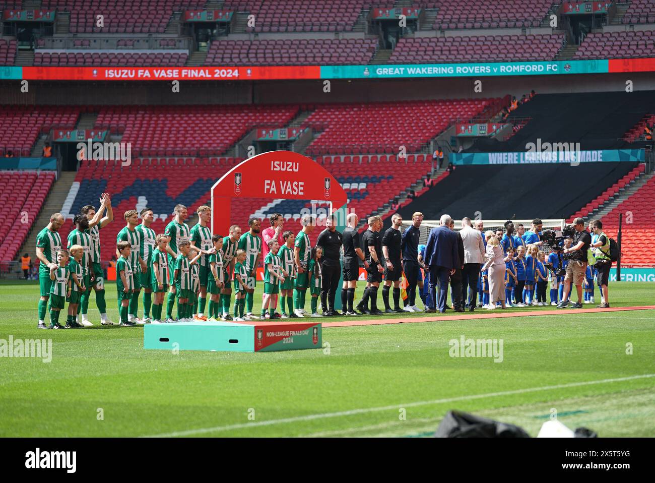 Fa vase hi-res stock photography and images - Alamy