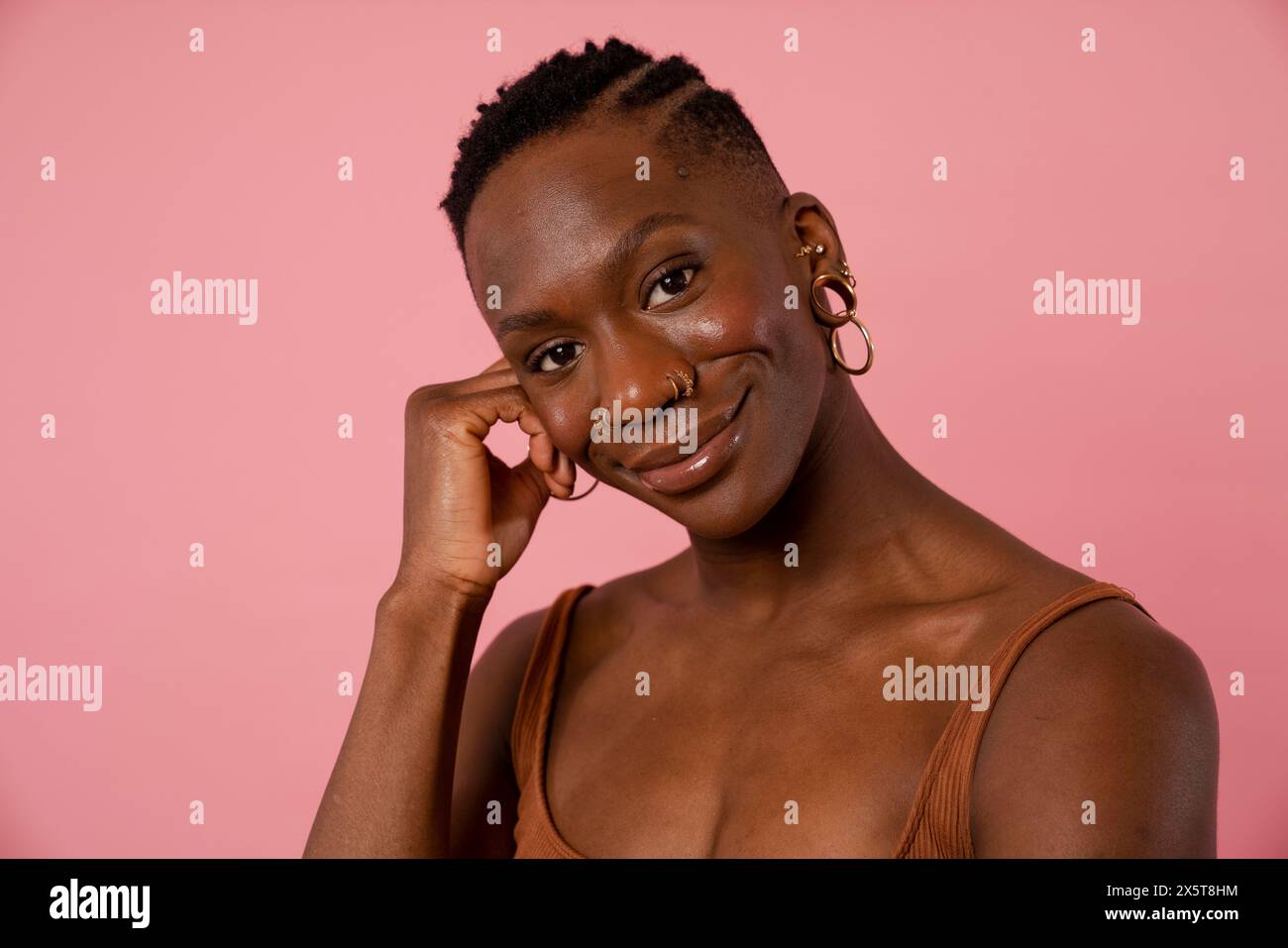 Young woman jewelry portrait hi-res stock photography and images - Alamy